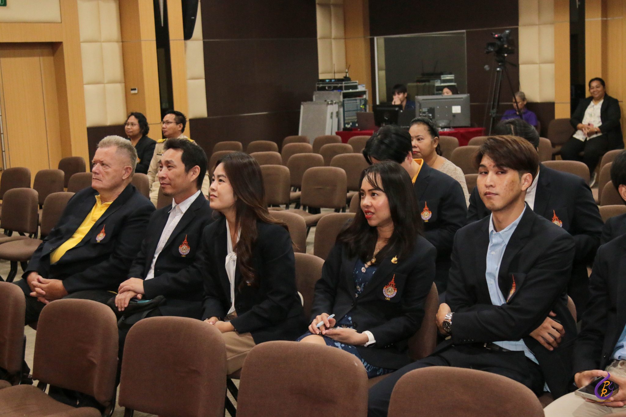 สรรหาผู้สมควรดำรงตำแหน่ง คณบดีวิทยาลัยสหวิทยาการนานาชาติจักรพงษภู ...